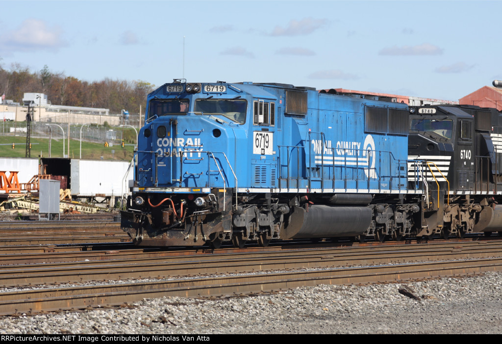 NS 6719 and 6740 sitting in Altoona Yard